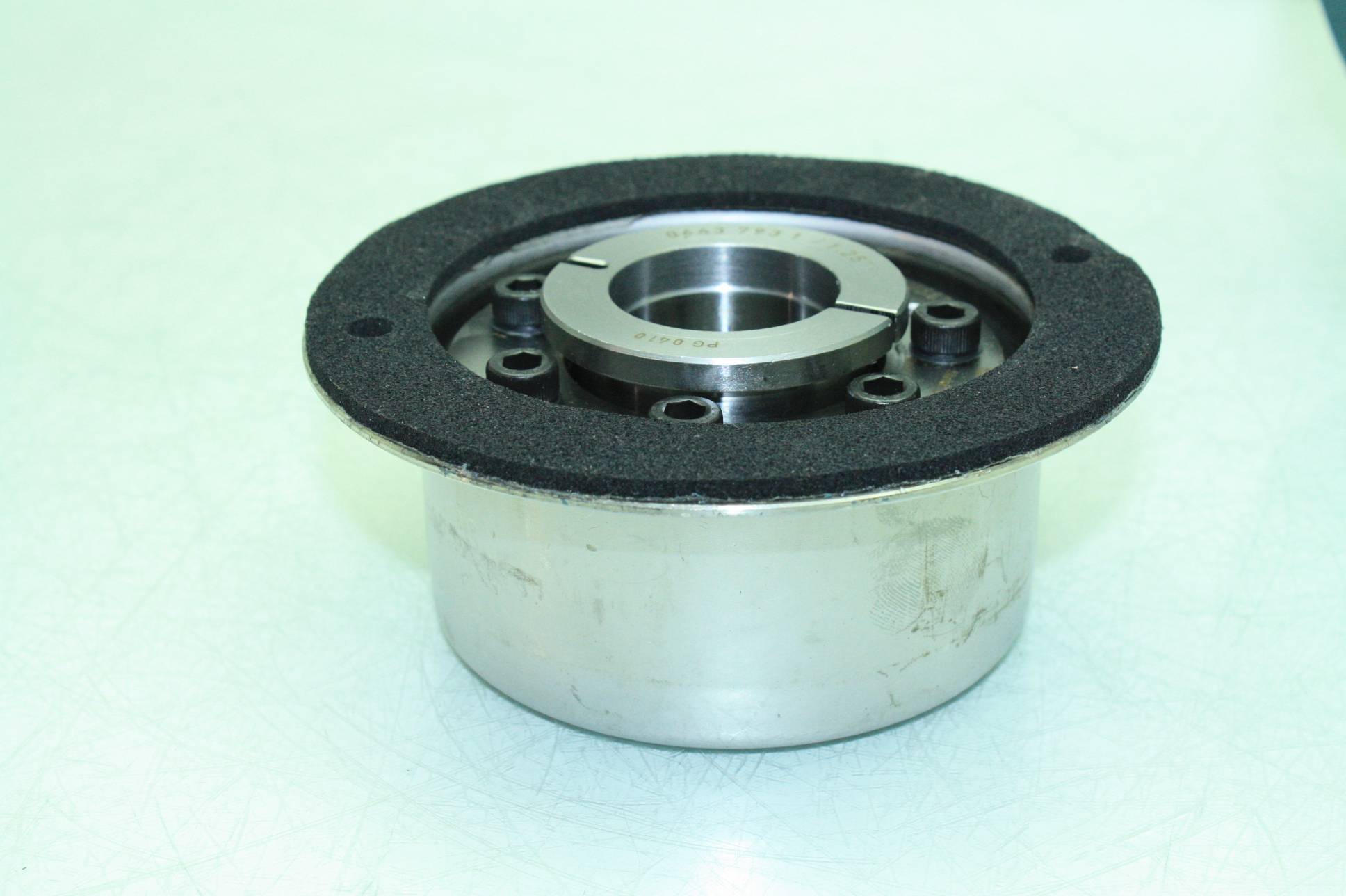 SEW Eurodrive F-Series The Snuggler 190.76:1 Gear Box Reducer FT47BAM56 ...