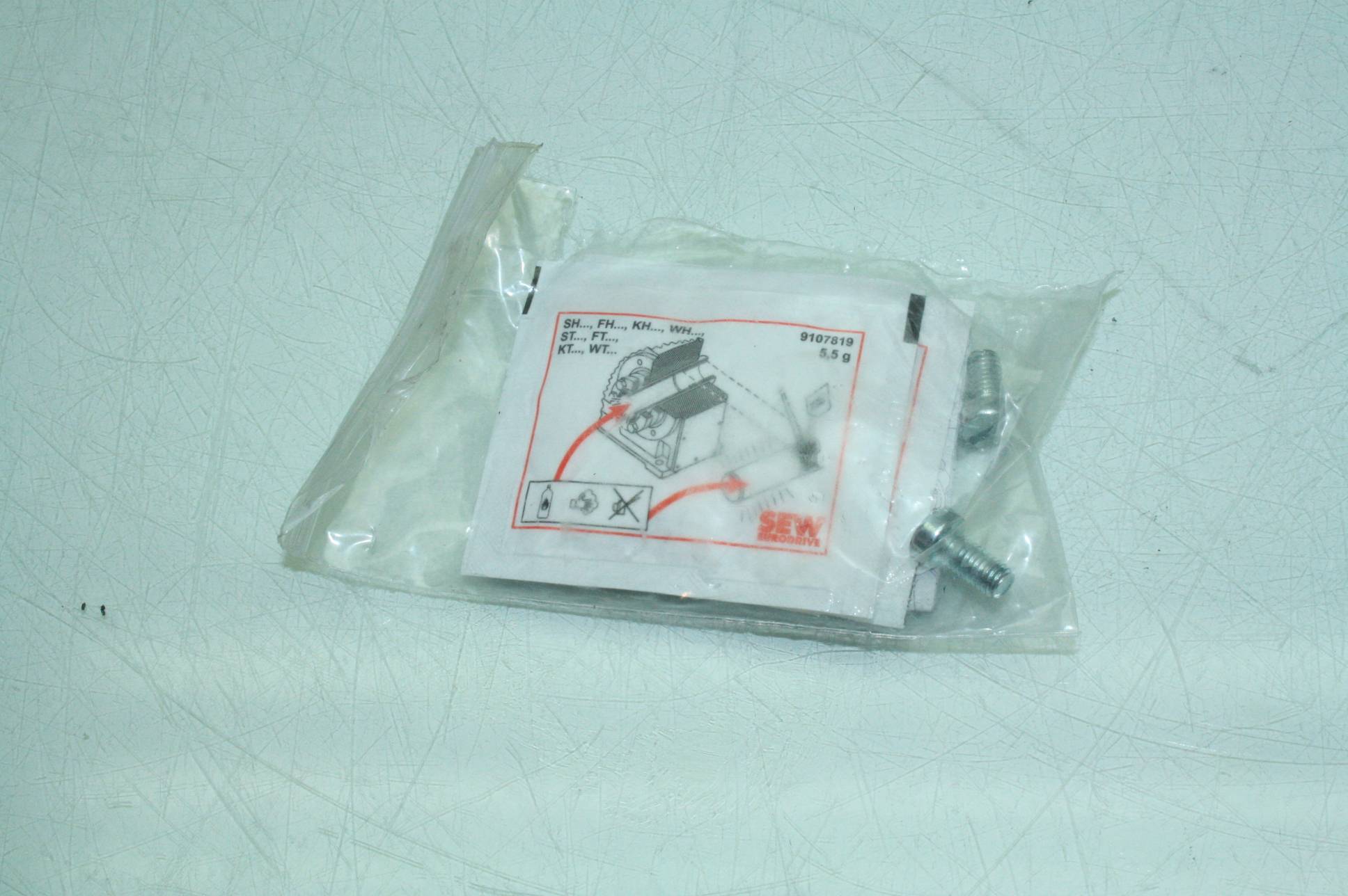 SEW Eurodrive F-Series The Snuggler 190.76:1 Gear Box Reducer FT47BAM56 ...