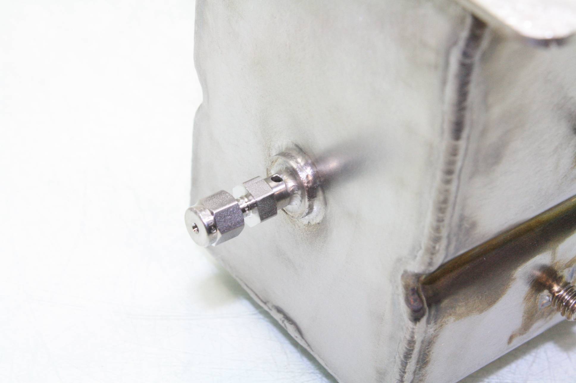 Swagelok Rectangular Aluminum Chemical Manifold Tank 36" x 4" x 4" with ...