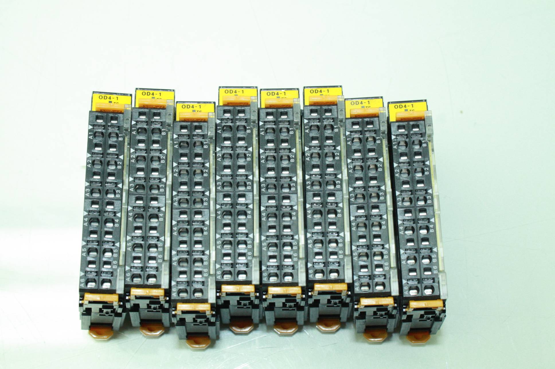 8 Omron GRT1-OD4-1 Digital Input Units / PLC Module / (4) NPN Outputs - Used - Motion ...